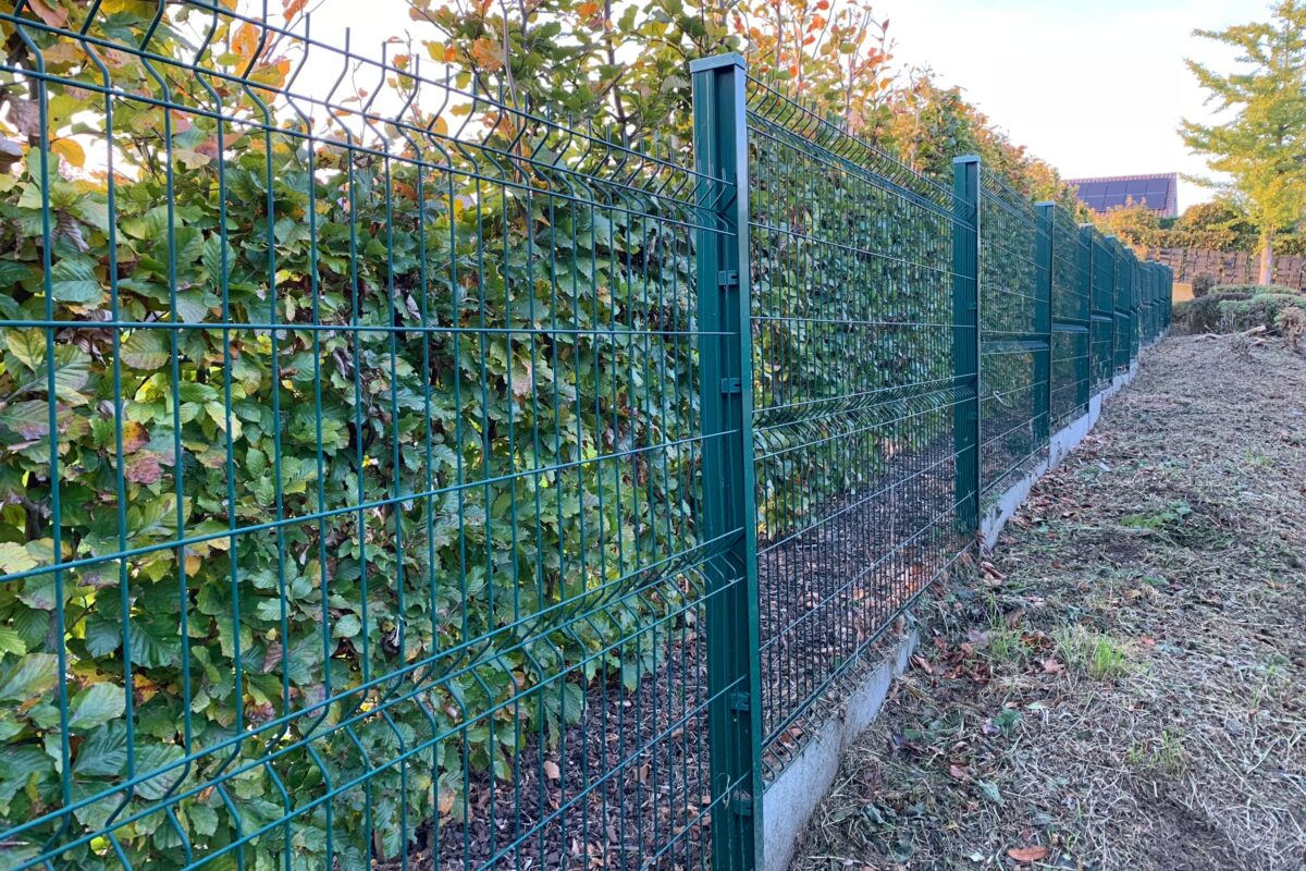 Plan par étapes: Comment poser une cloture grillagée